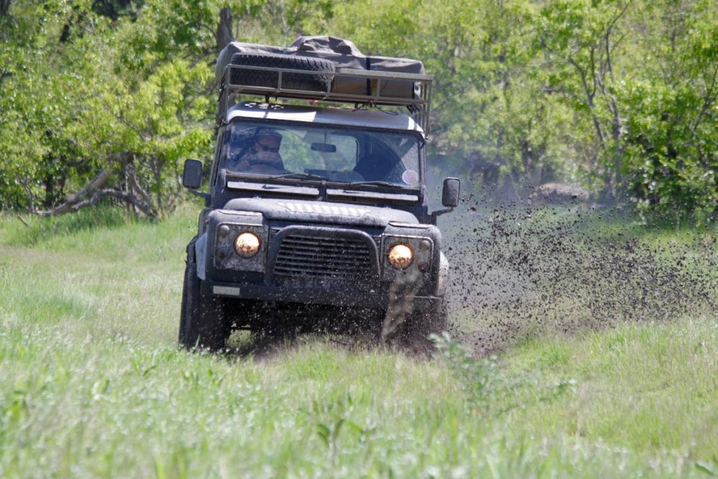 This Couple Knows How to Put a Land Rover Defender to Good Use ...