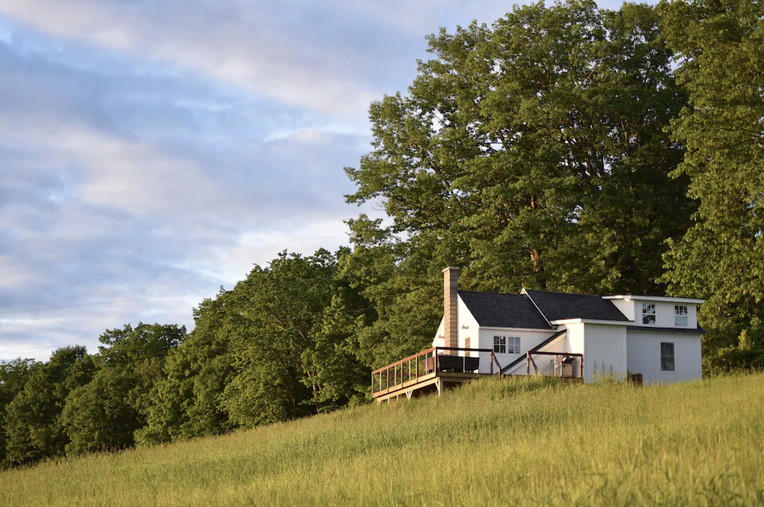 Weekend Cabin – Adventure Journal